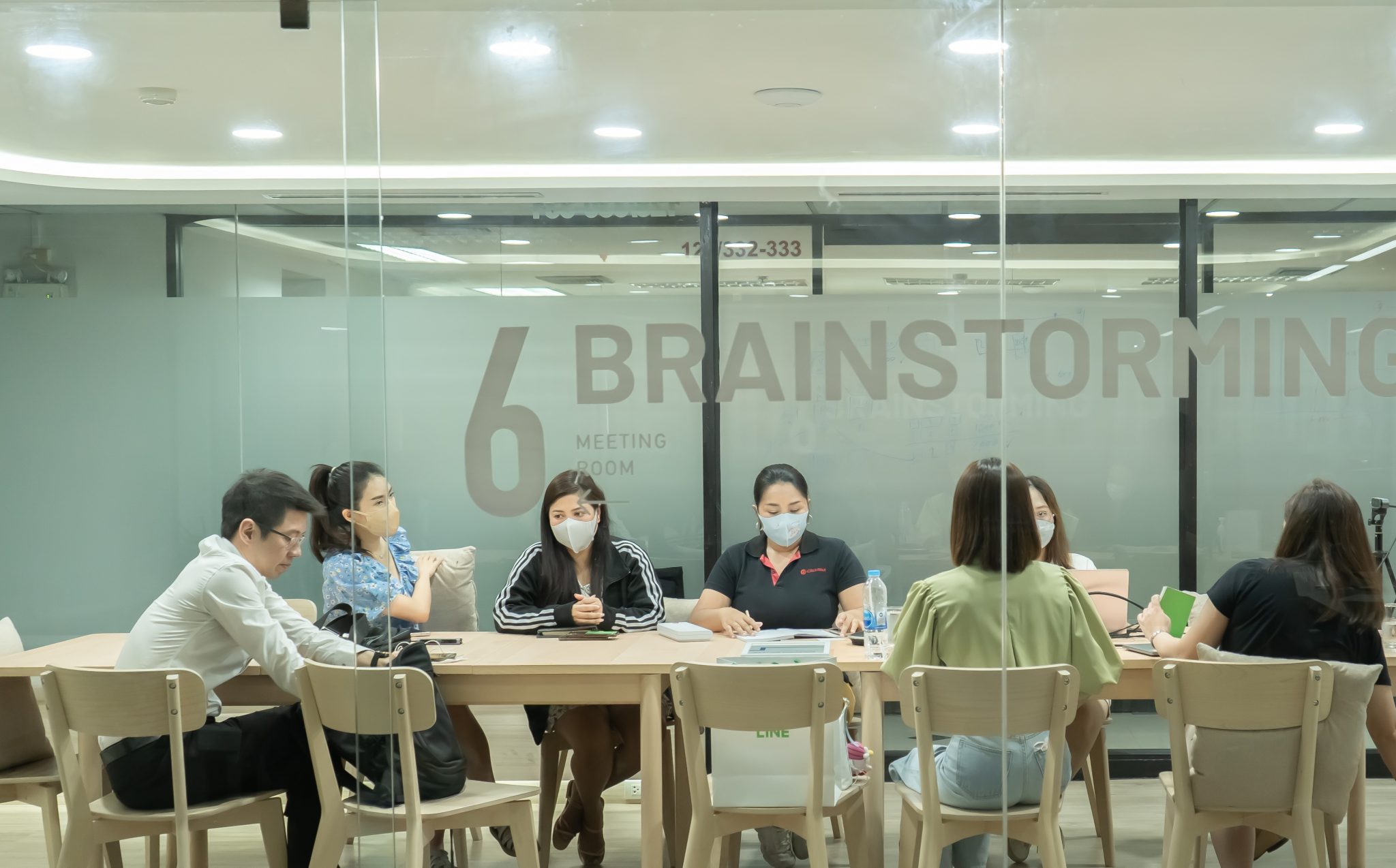 Clicknext รับมอบ LINE Agency Partner Certificate จากตัวแทนของ LINE ...